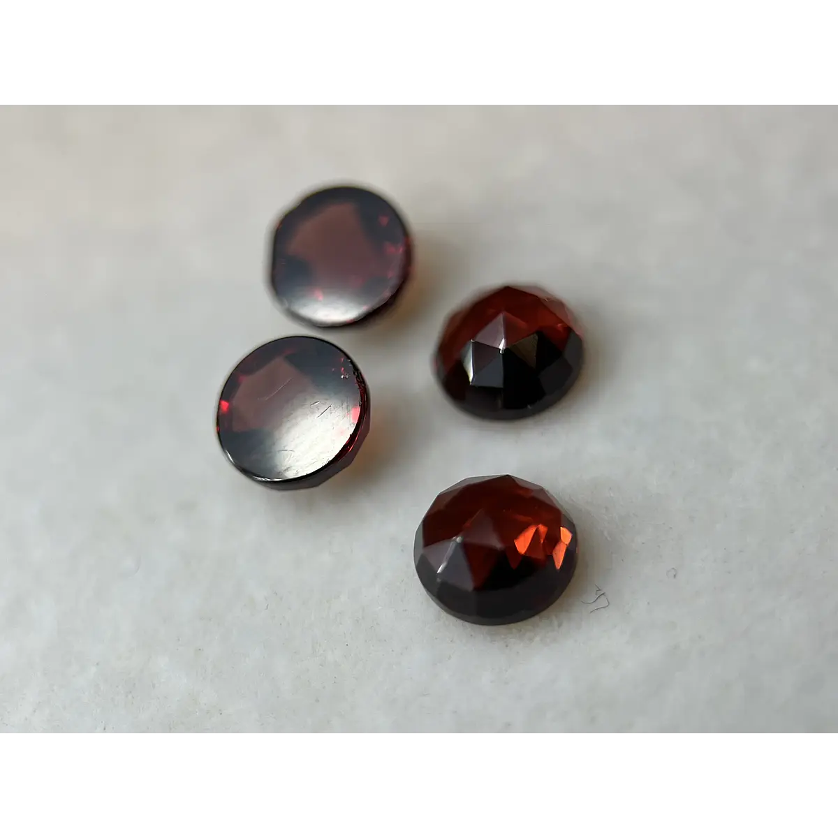 Granate rojo-1.43ct-5.8x5.8mm | Versatto Gemas & Joyas