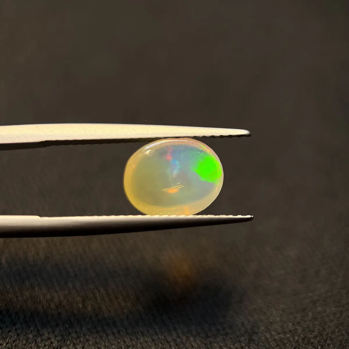 Ópalo-1.50ct-8.3x6.5mm | Versatto Gemas & Joyas