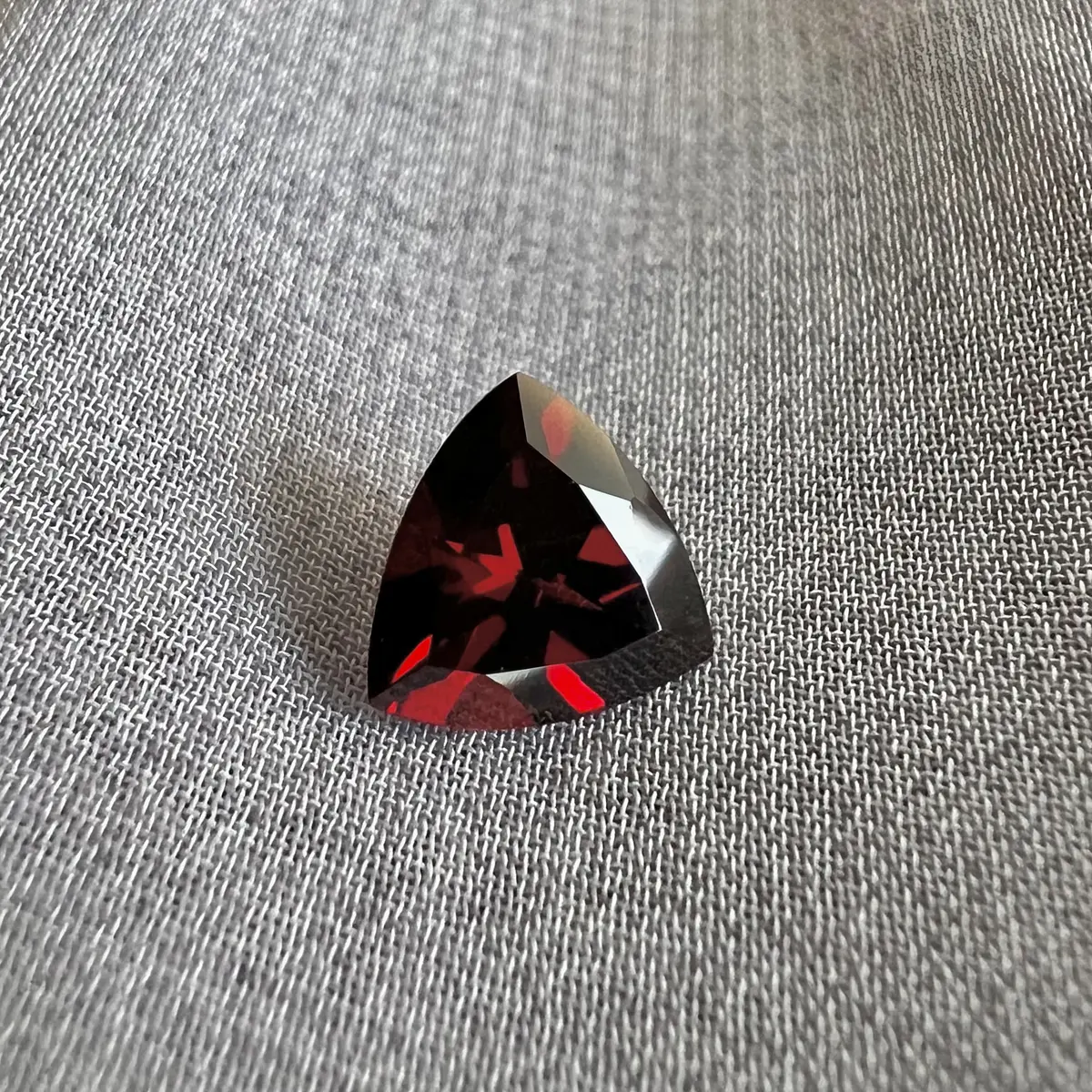 Granate rojo-2.95ct-9.8x7.7x4.7mm | Versatto Gemas & Joyas