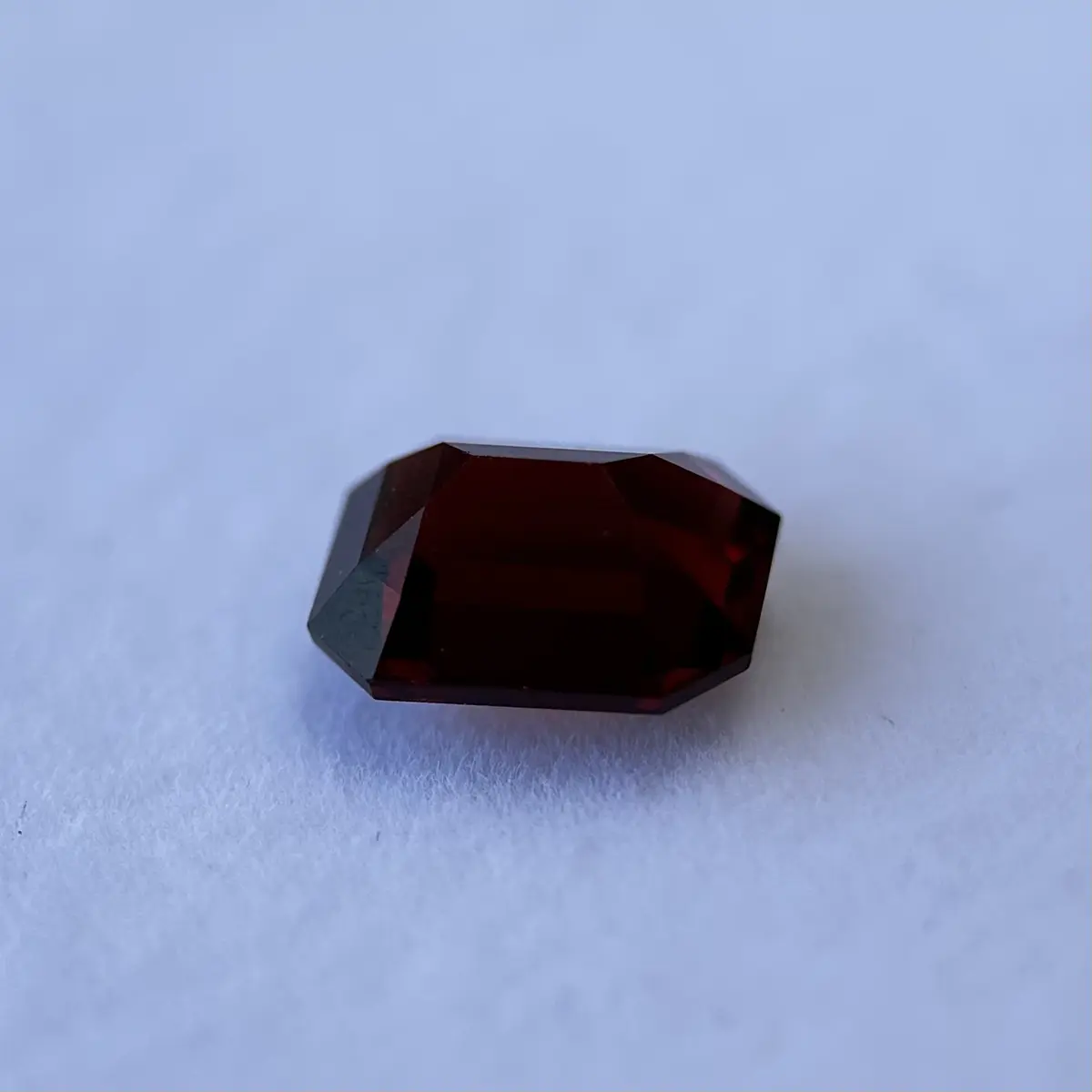 Granate rojo crimson GGI-2.68ct-7.80x7.31x5.46mm | Versatto Gemas & Joyas