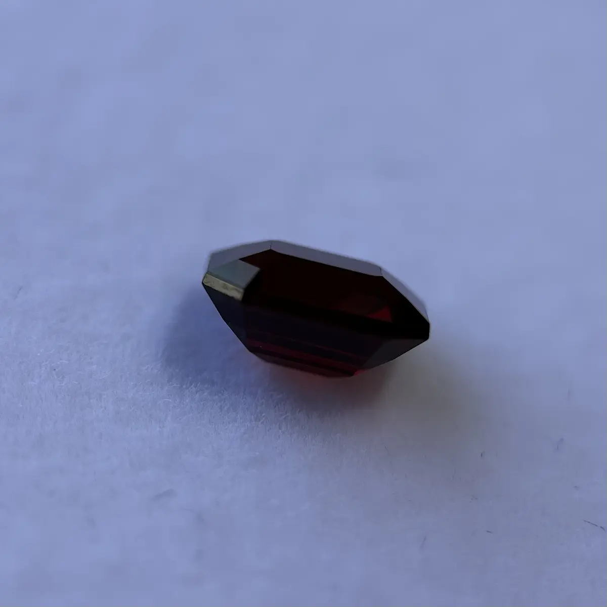 Granate rojo crimson GGI-2.68ct-7.80x7.31x5.46mm | Versatto Gemas & Joyas