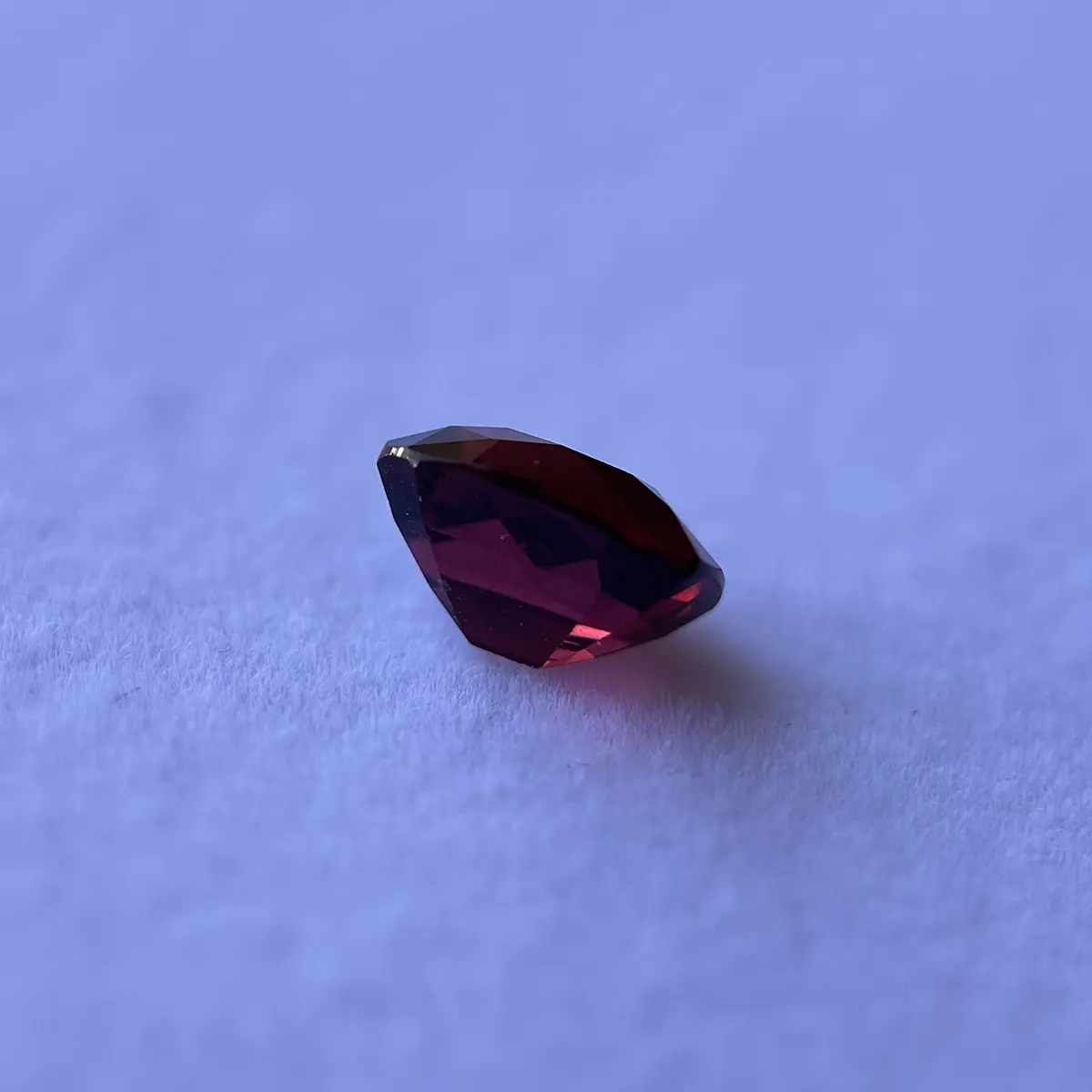 Granate rojo crimson-2.58ct-8.39x6.10x4.87mm | Versatto Gemas & Joyas