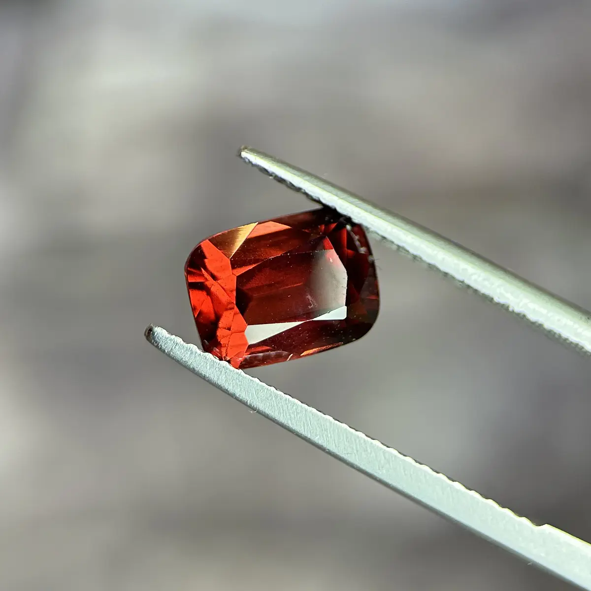Granate rojo crimson-2.58ct-8.39x6.10x4.87mm | Versatto Gemas & Joyas