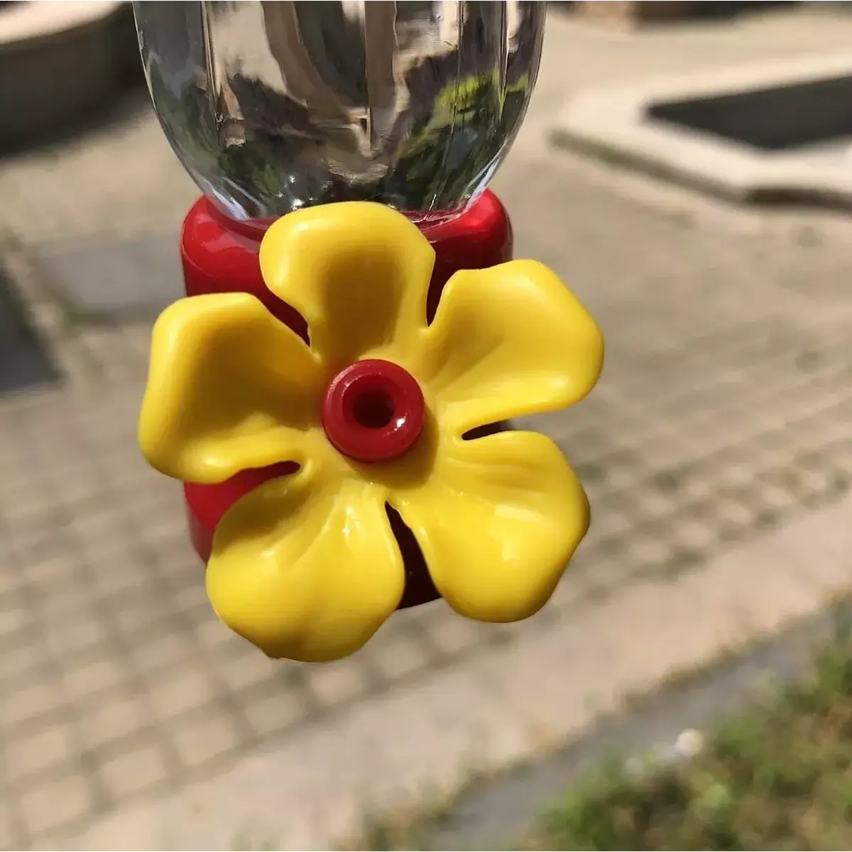 Bebedero De Colibríes Cilíndrico Colgar 2.3oz Plástico