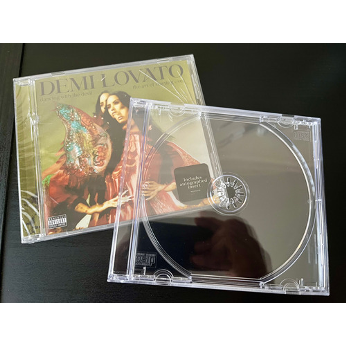 Demi Lovato- Dancing With The Devil...taoso- Cd Autografiado | WonderBox